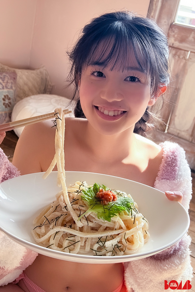 AKB48正鋳真優のボム初ビキニ！ 埼玉出身でうどん愛も復活!?｜BOMBweb