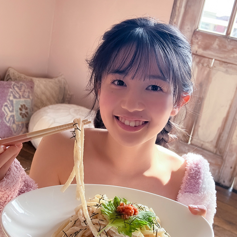AKB48正鋳真優のボム初ビキニ！ 埼玉出身でうどん愛も復活!?｜BOMBweb