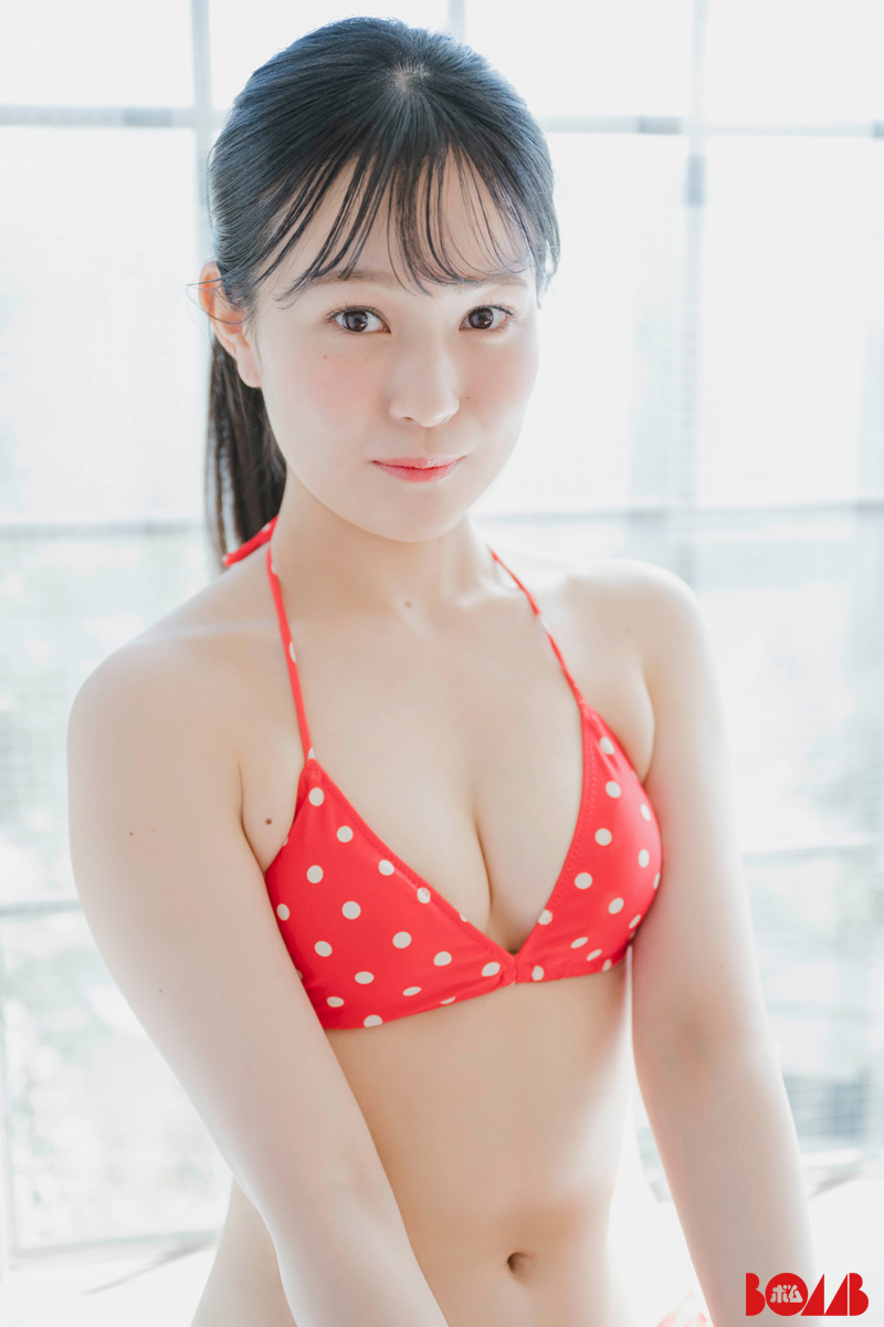 “圧倒的透明感”NGT48北村優羽、甘酸っぱいフレッシュ水着グラビア！｜BOMBweb