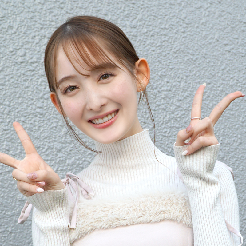 【菜那セシルちゃんが編集部にやってきた！】『今日好き。』注目の現役女子大生！｜BOMBweb