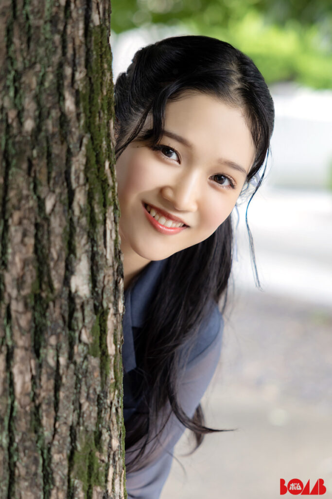 教えてキミのこと。ボムQ&A】山﨑玲奈ちゃん編｜BOMBweb