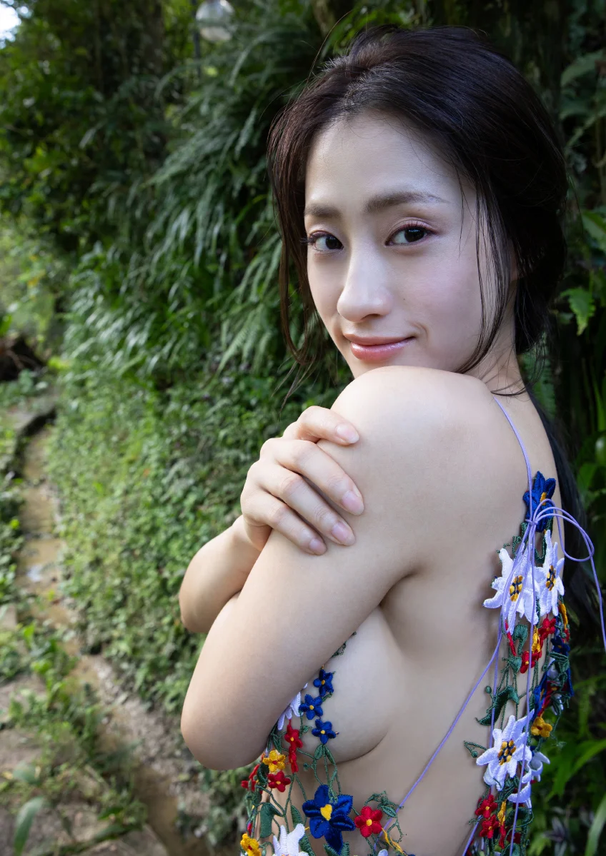 【デジタル限定】澄田綾乃写真集『純愛』｜BOMBweb